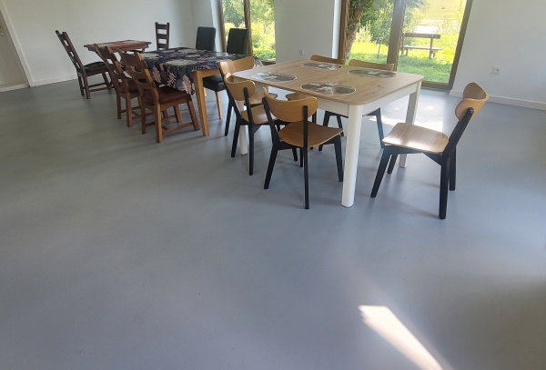 Epoksyd Paroprzepuszczalny, Posadzka